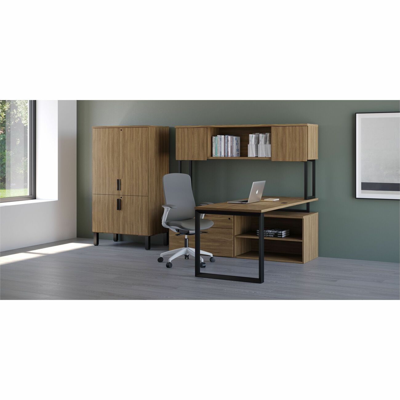 HDL Levels Series L-Shaped Tiered Workstation | beePLUS Workplace Solutions